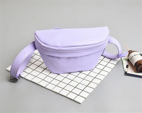 Женская однотонная бананка сумочка купить недорого в интернет магазине Mod