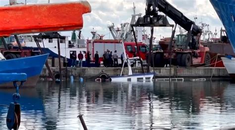 Mbytet Anija Në Portin E Durrësit Tv Klan