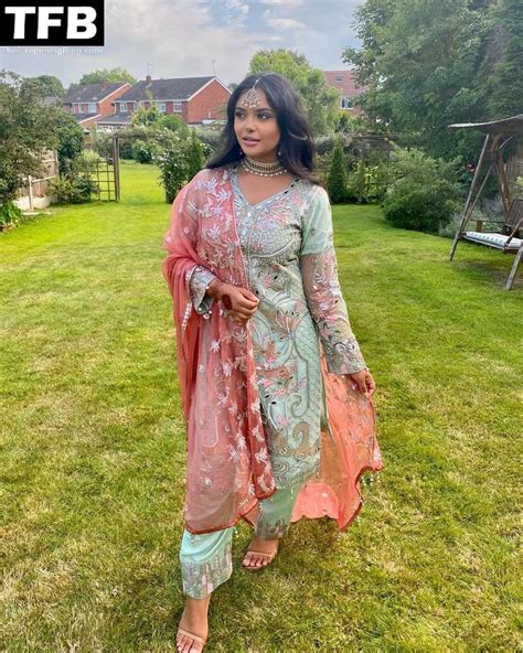 Afshan Azad Nude Onlyfans Photo 7 The Fappening Plus