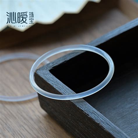 天然白玛瑙叮当镯冰种玉髓手镯清新可爱荔枝冻叮当镯水晶少女饰品虎窝淘