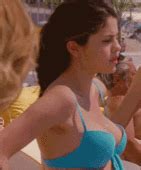 Selena Gomez Gif Wiki Stars