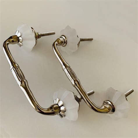 Glass Knobs Pulls Page 4 Dwyer Home Collection Glass Knobs Pulls Page 4 Dwyer Home Collection