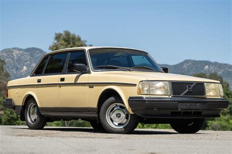 No Reserve 1986 Volvo 240 Dl Sedan For Sale On Bat Auctions Sold For