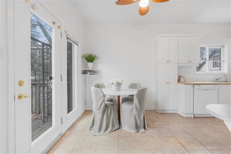 658 Gorham St Newmarket On L3y 1l4