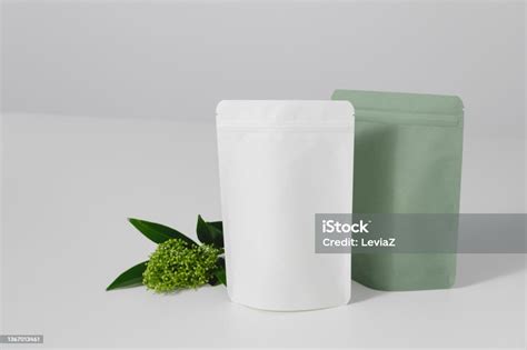 차를 위한 골판지 포장 빈 차 포장 모형을 차와 함께 브랜딩 디자인을 보여줍니다 마시기에 대한 스톡 사진 및 기타 이미지 마시기 제품용기 흰색 Istock