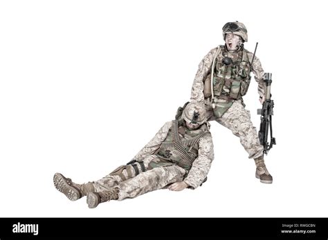 Rescue Wounded Soldier Fotografías E Imágenes De Alta Resolución Alamy