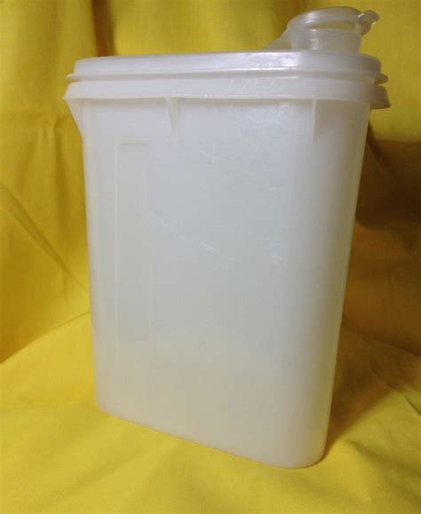 Vintage Tupperware Juice Container 1 Qt