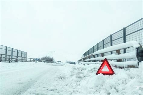 Qué Hacer Si Nos Quedamos Atrapados Con El Coche En La Nieve Cuatro