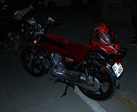 Yolun Karşısına Geçmek Isterken Motosikletin çarptığı Yaşlı Adam öldü