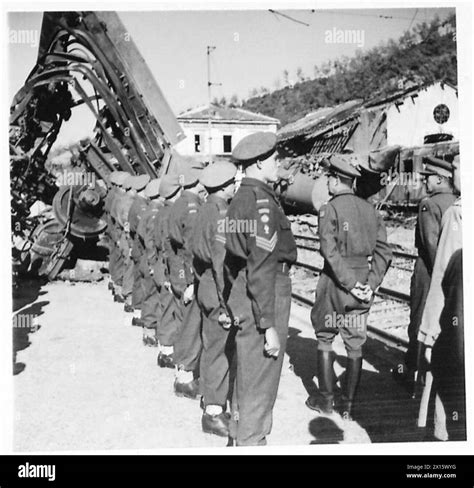 Fifth Army C In C Visits South Africans General Alexander