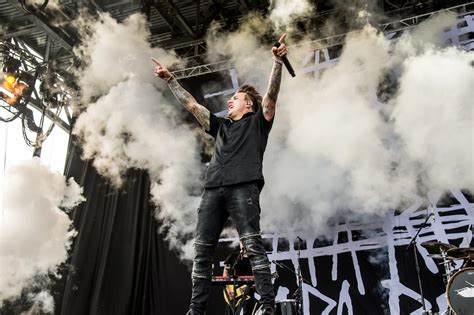 Papa Roach Q103