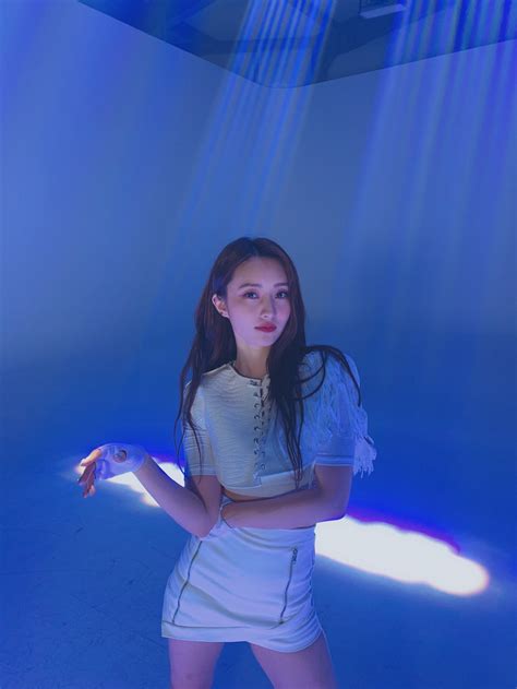 Dreamcatcher 커뮤니티 포스트 내일은 32일이겠지 응 그다음은 33일이고 34일이겠지 2021년을 기대하며
