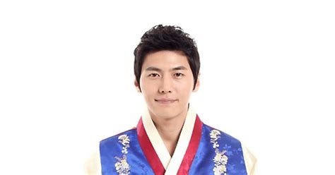 [포토] 해품달 송재희 한복 입고 임진년 새해인사 듬직한 미소