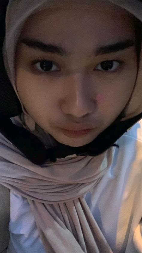 Pin oleh Queenyzrln di Pin buatan Anda di 2024 | Gaya hijab, Gambar hamil, Gadis bertato