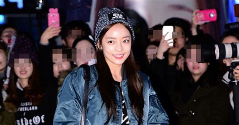 구하라 청바지 운동화 비니 패션으로 영화관람 왔어요[포토]