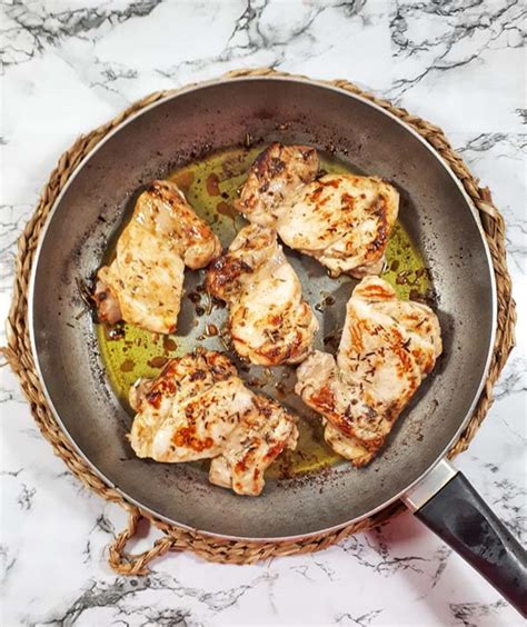 Keto One Skillet Chicken Thighs With Mushroom Sauce
