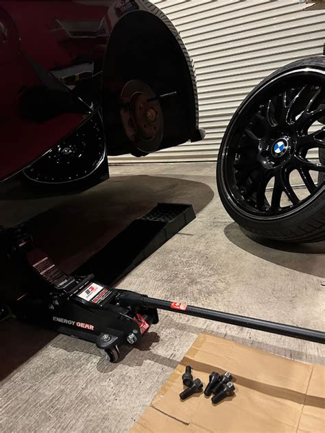 Z4 ロードスターのタイヤ交換インチダウン純正流用ホイールに関するカスタム事例車のカスタム情報はCARTUNE