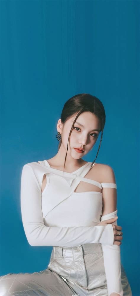 YEJI WALLPAPER Kpop Girls Itzy Celebrities