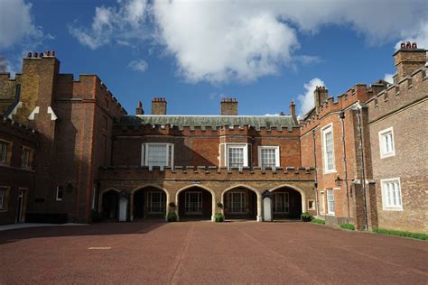 Royal Residences A Brief History Of St Jamess Palace Royal Central