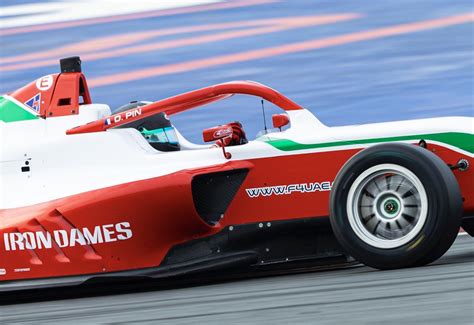 F4 Uae Dubaï Powell Simpose Pin Hors Du Top 10 Autohebdo