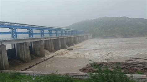 Mp Eight Gates Of Lahchura Dam Opened 54k Cusec Water Released From