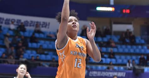 단타스 25점 Kb 신한은행 잡고 8연승우리은행과 2g차