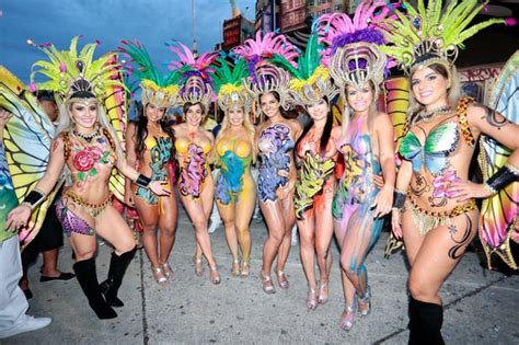 Ego Musas Roubam A Cena Com Pouca Roupa E Seios Pintados Na Tucuruvi