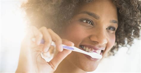 Шүдний сойзны төрөл шүдээ цэвэрлэх Их Зайсан Эмнэлэг