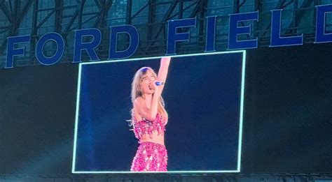Debut Of The Random Fandoms The Swiftie Era Delta Collegiate