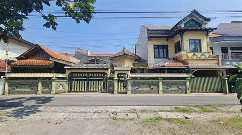 Rumah Etnik Kayu Di Jajar Laweyan Solo Harcourts Indonesia