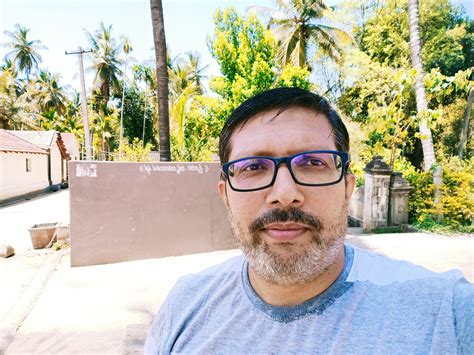 Mahesh Venkatesh Shet Medium