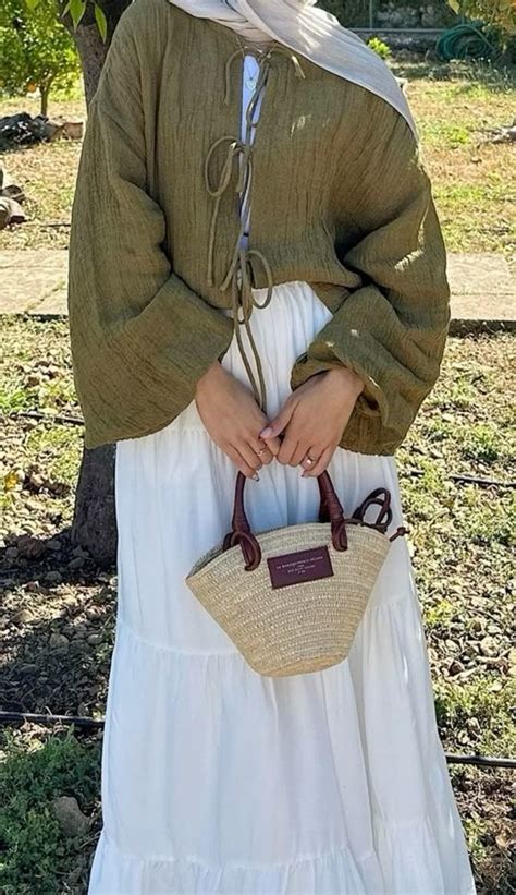 Modest Flowy Skirt Outfit Minimalist Kıyafet Kampüs Modası Moda Resimleri