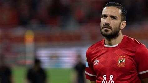 أبرزها الهلال السعودي 4 عروض على طاولة الأهلي لبيع علي معلول