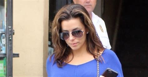 에바 롱고리아 근황 감출 수 없는 볼륨몸매 흑진주