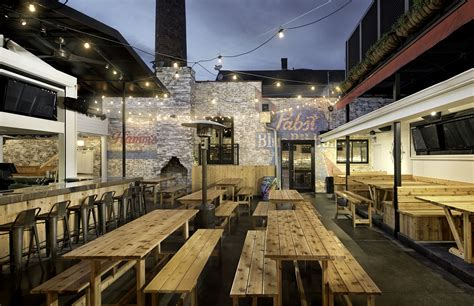 Broken Barrel Bar Now Open In Lincoln Park Chicago Food Magazine