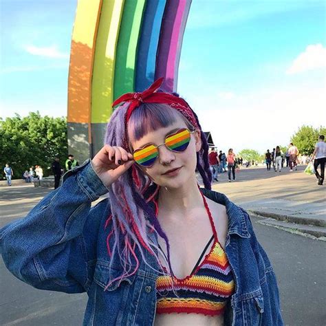 18岁乌克兰小仙女，发色酷炫爱搞怪，怎么会这么可爱！ 知乎