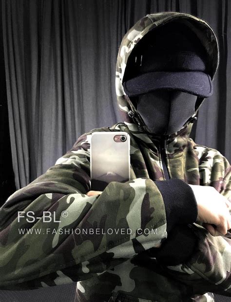 [ลดล้างสต็อก หมดแล้วหมดเลย] เสื้อกันหนาวผู้ชาย บอมเบอร์แจ็คเก็ตผู้ชายมีฮู้ดบุขน ลายพรางทหารสีก