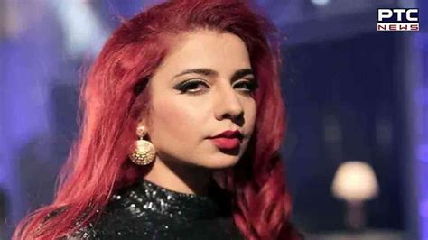 Punjabi Singer Jasmine Sandlas ਪੰਜਾਬੀ ਗਾਇਕਾ ਜੈਸਮੀਨ ਸੈਂਡਲਸ ਘਿਰੀ ਵਿਵਾਦਾਂ