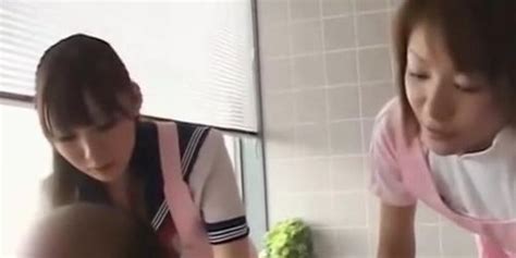 Subtitled Cfnm Japanese Schoolgirls Elderly Handjob