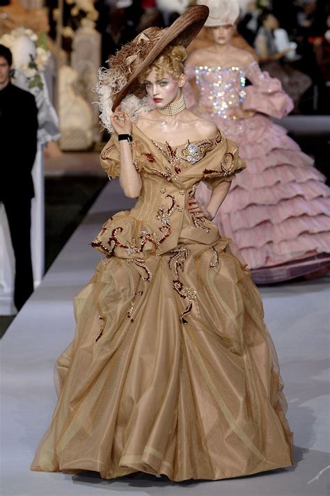 Pin On Ridiculously Beautiful Clothes