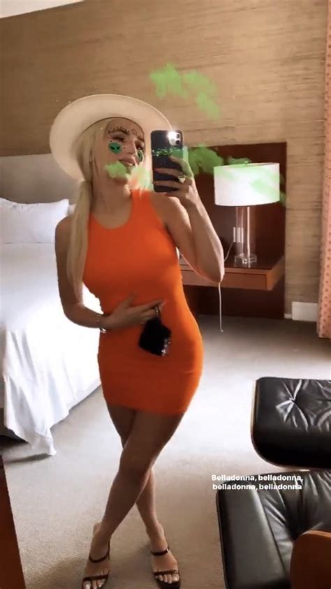 Ava Maxs Feet