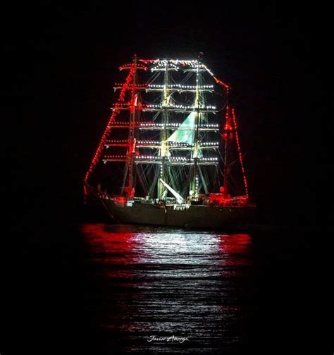 Las Truchas Rodearon el BAP Unión en la Costa Verde y cantaron el