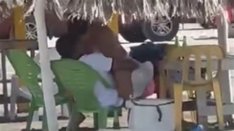 P Rchen Hat Sex Am Strand Direkt Neben Kindern Oe At
