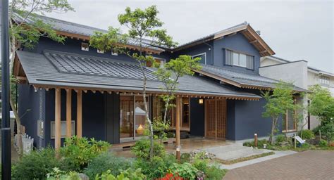 軒の深い二階建ての家・平屋の外観｜モダンでおしゃれな外観デザインのポイント、メリット・デメリットを解説 茨城県の和の注文住宅なら「粋」 ノーブルホームつくば展示場