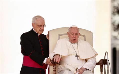 Au Vatican létat de santé du pape François alimente les rumeurs sur sa possible démission Le