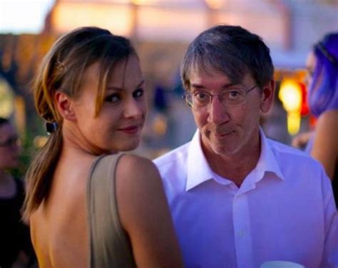 Что известно о русской жене создателя The Sims Уилла Райта Хроники