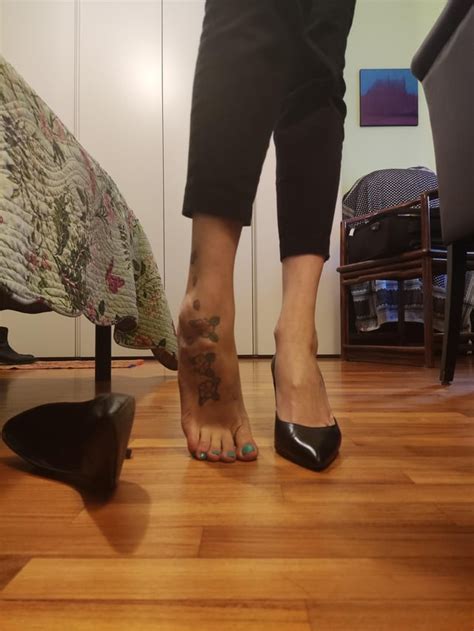 Dancing Pose 😋 R Feetishh