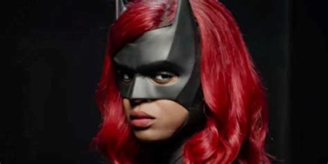 Batwoman Season 2 Reveals Javicia Leslies Updated Batsuit