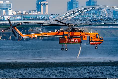 hl9689 korea forest service sikorsky s 64 skycrane photo by junha park