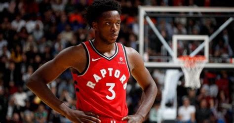 Nba酝酿大交易：雄鹿4换1报价克劳德 特纳续约后仍有可能离队 球迷屋